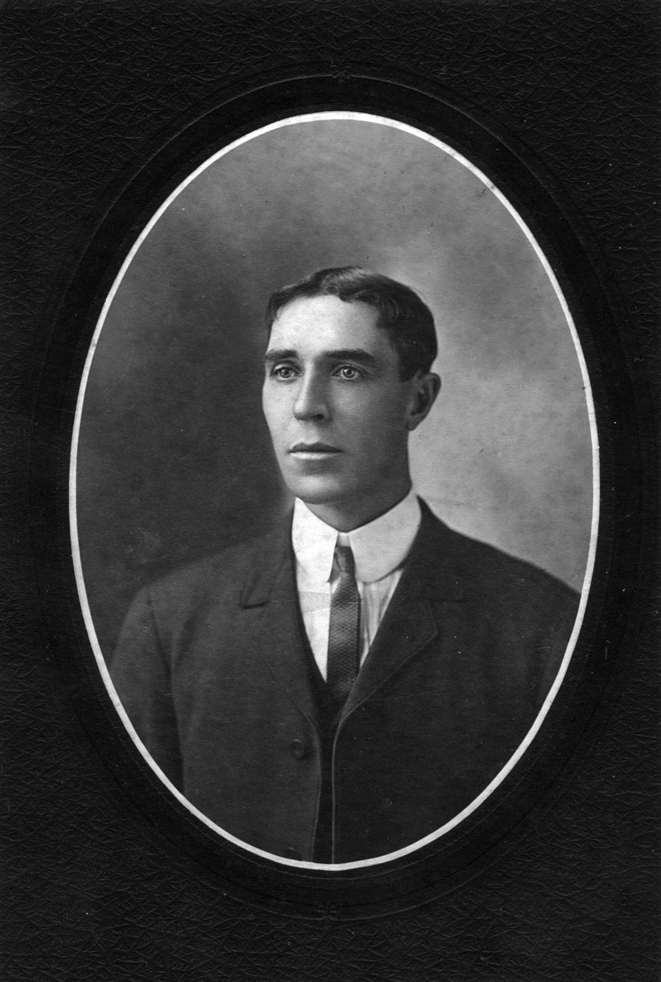 PO070 - Cape George Museum, Potraits